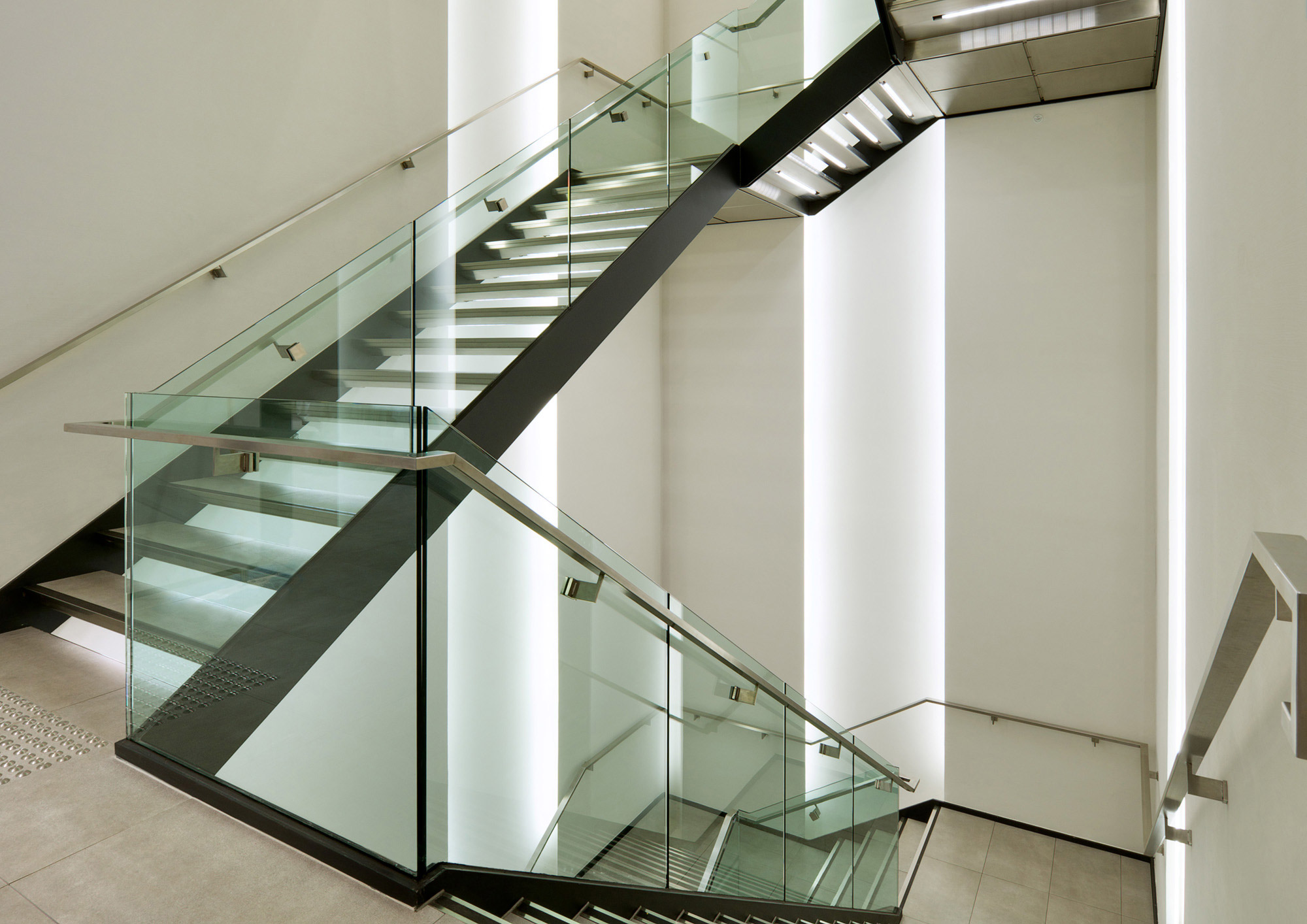 ZARA Melbourne Retail Fitout | Bldg Eng